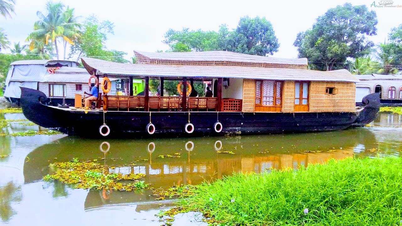 1 Bedroom Houseboat for Couples - 10% offer - Alleppey Houseboat Club