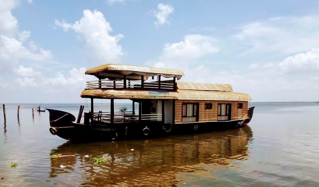 2 Bedroom Deluxe Houseboat with Upperdeck - Alleppey Houseboat Club